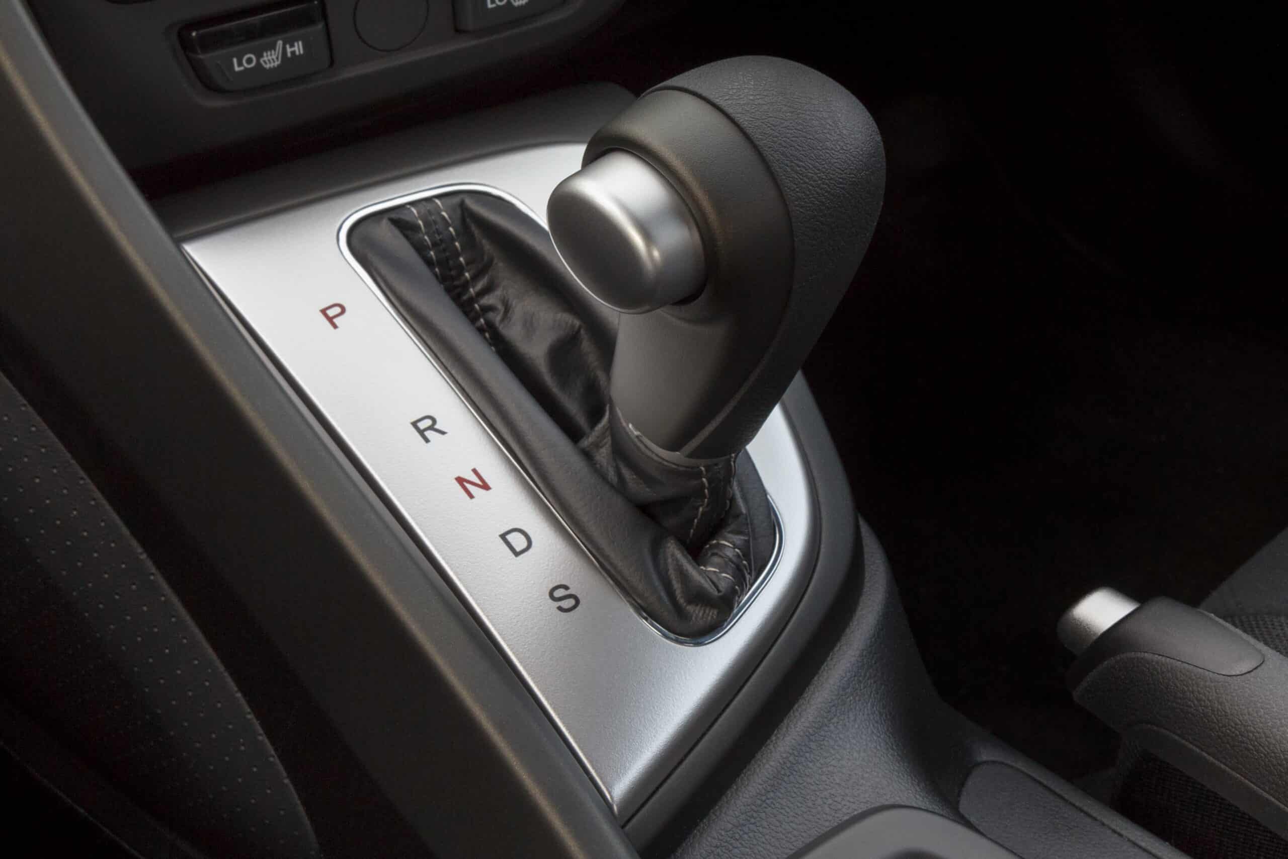 ¿Cómo conducir un coche automático? | RACC Start